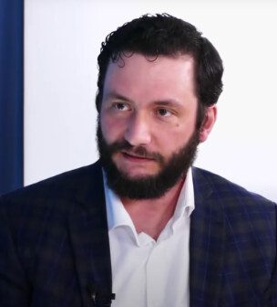 Kto to je právnik Peter Weis, jeho minulosť, väzby – inenoviny